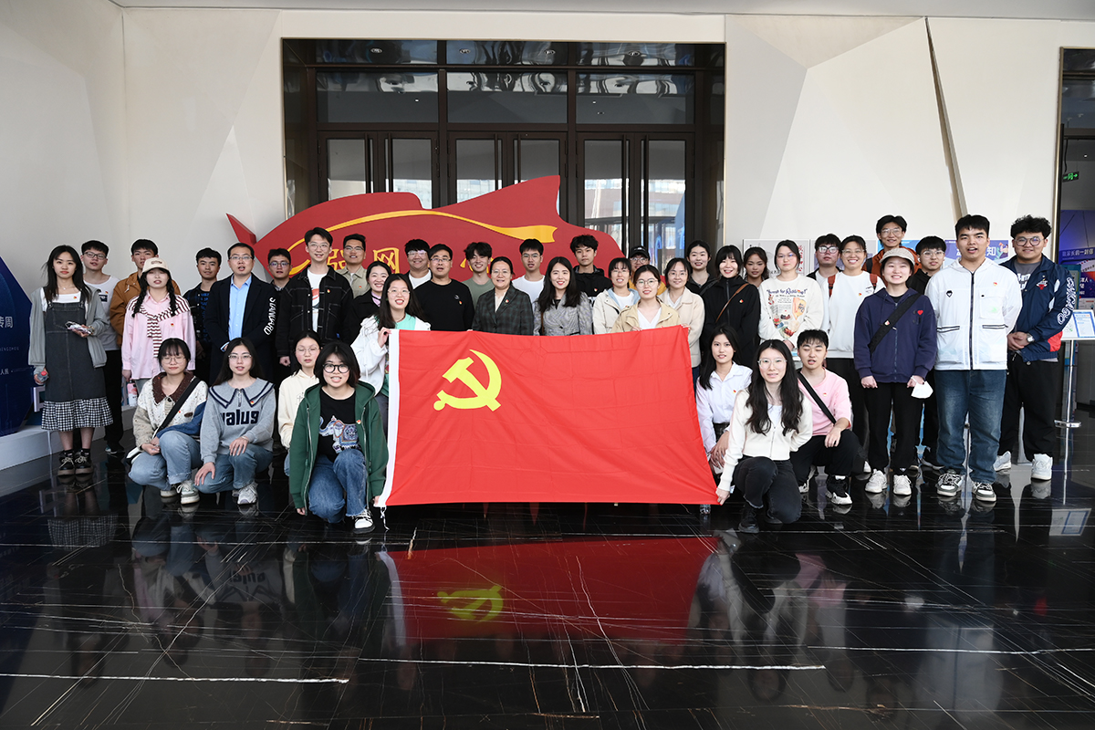 人工智能与大数据学院开展“学思践悟二十大 砥砺奋进新征程”主题党日活动 河南工业大学